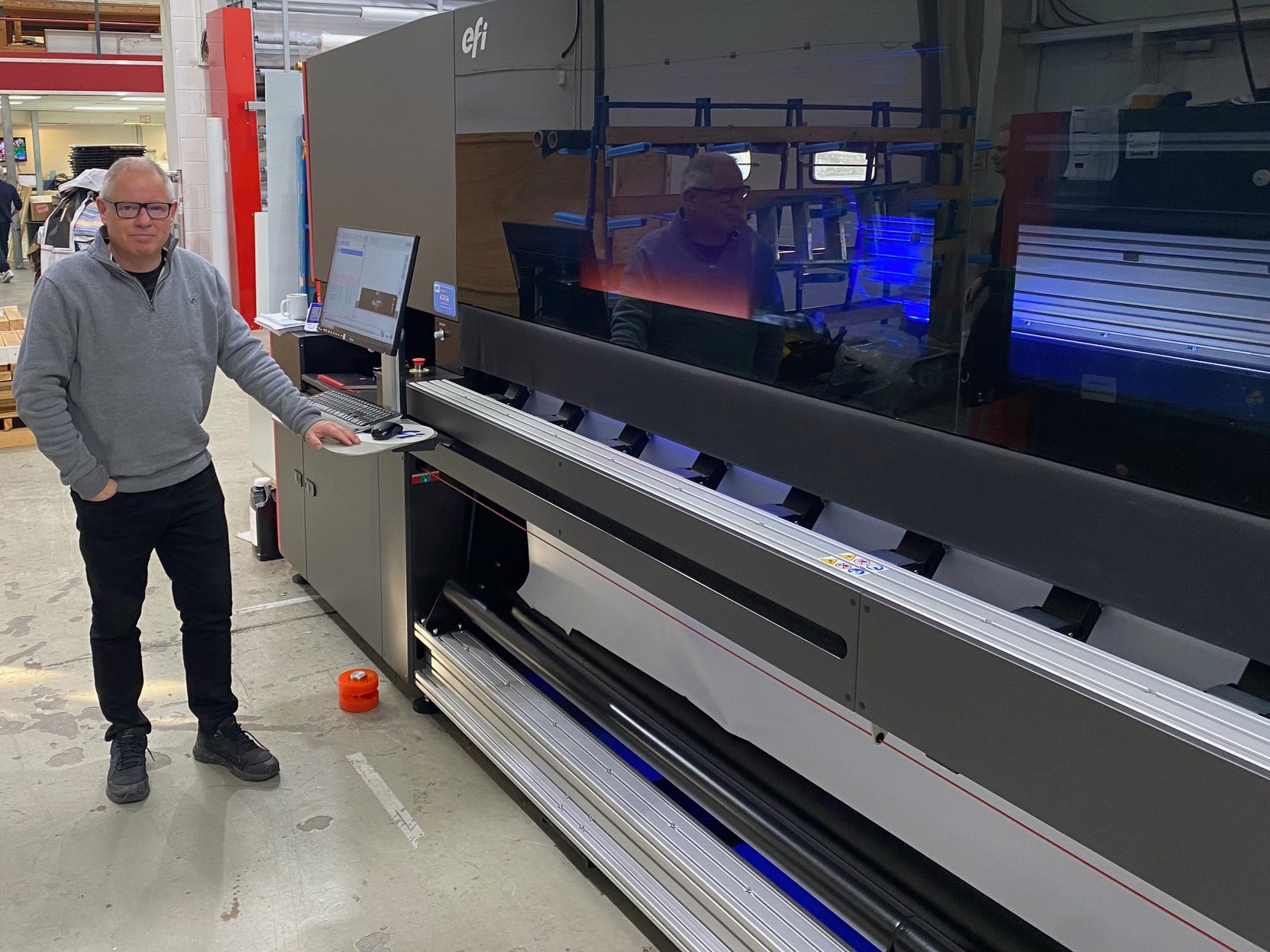 Rocket Graphics Ltd installs EFI VUTEk 5r+ UV LED 5m roll-to-roll ...