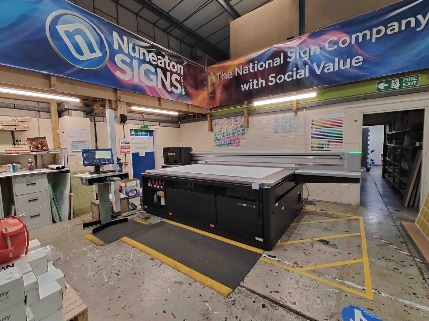 Nuneaton Signs invests in Fujifilm Acuity Prime 30 - Eye on Display