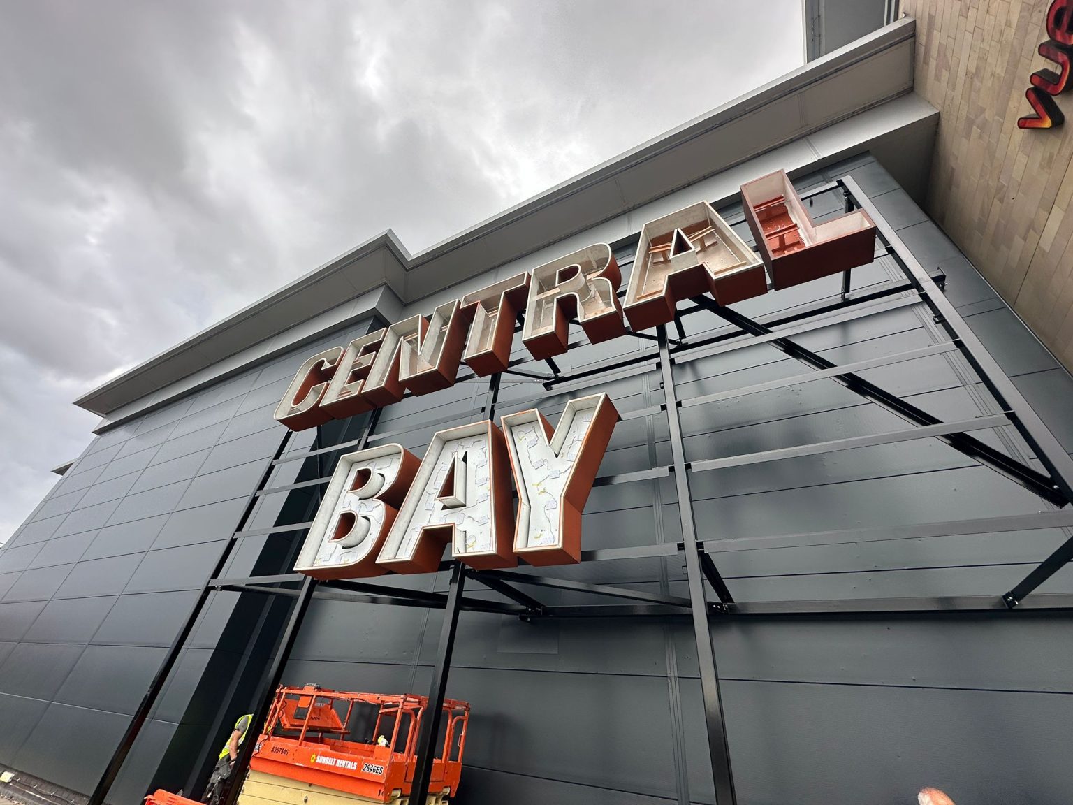 LED signage for stadiums and venues - Eye on Display
