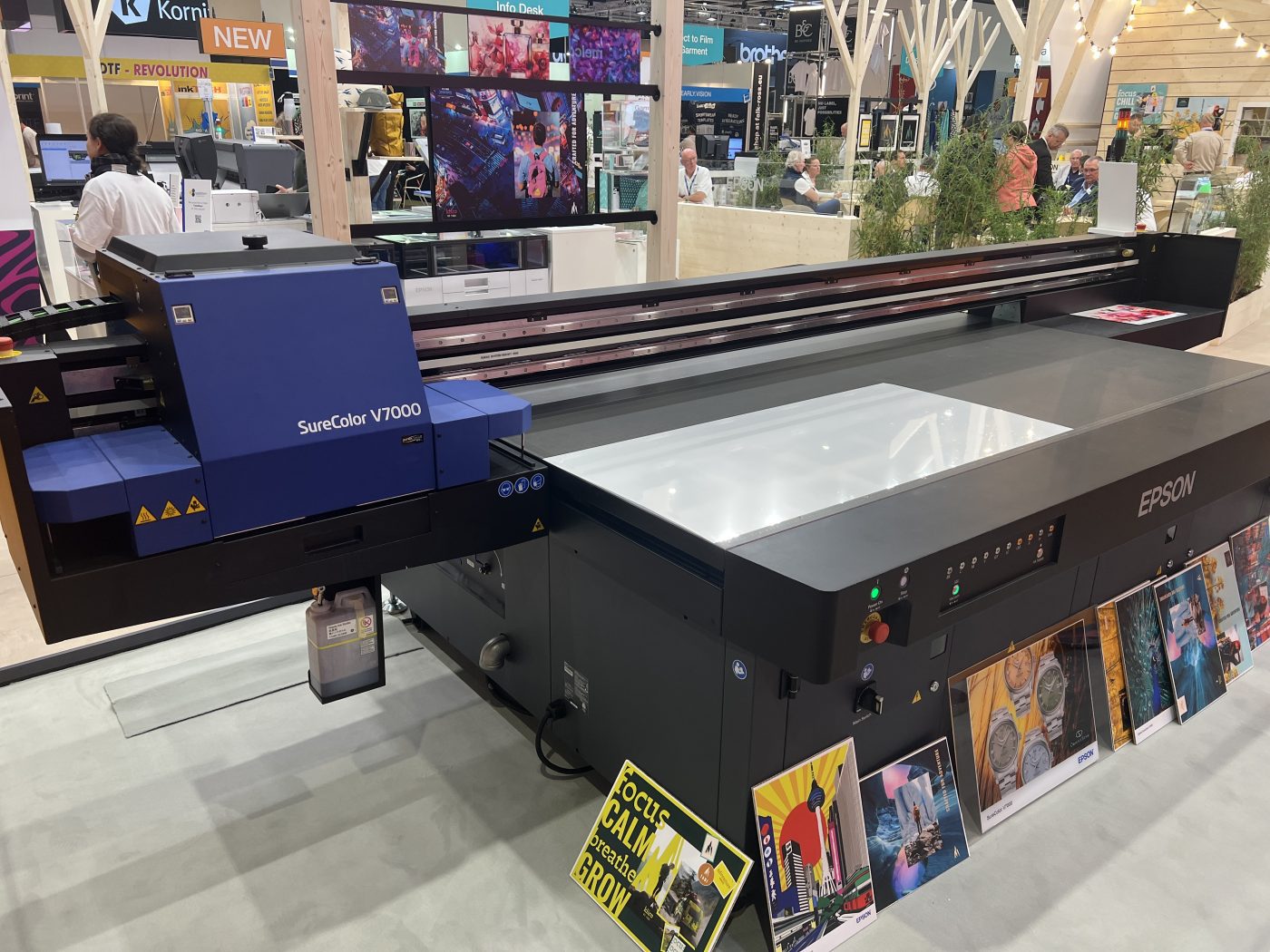 Epson launches new SureColor V2000 A3 UV flatbed printer - Eye on Display
